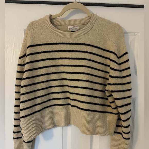 Universal Thread | Sweaters | Universal Threads Cropped Sweater | Poshmark